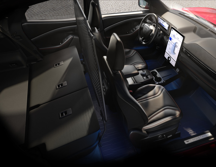 Přepážka do zavazadlového prostoru plná výška | Fordshop.cz